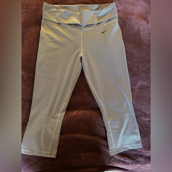 Nike | Pants & Jumpsuits | Large Nike Dri Fit Capri | Poshmark